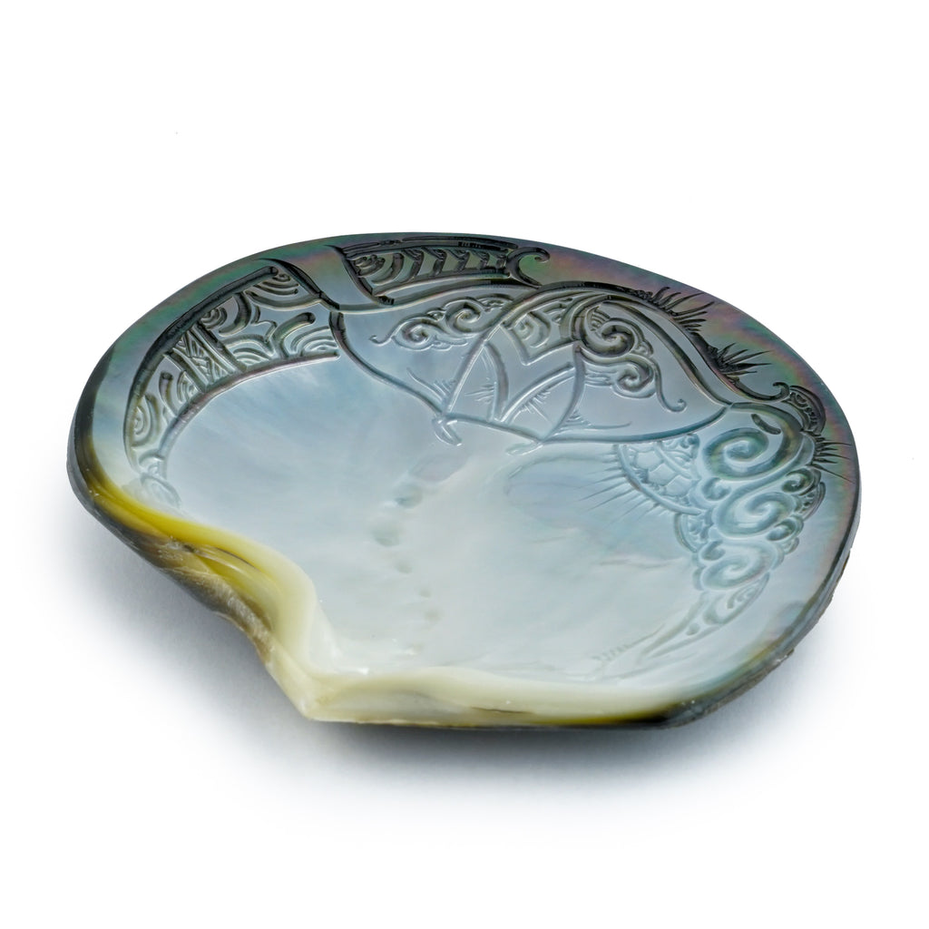 Manta Ray Carved Blacklip Tahitian Pearl Oyster Shell – Kamoka Pearl